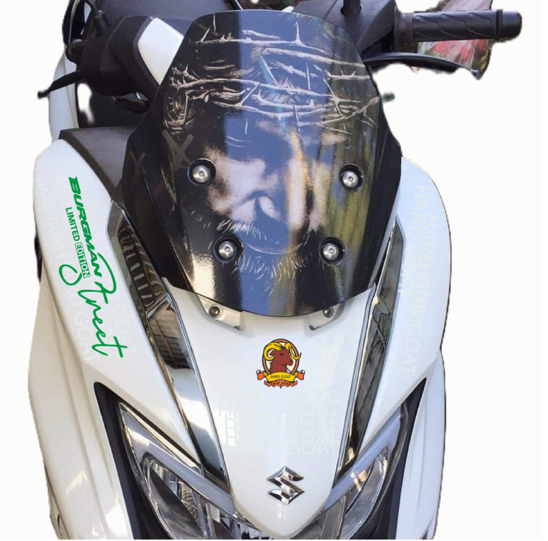 Sporty Green Burgman 125 Graphics | Elevate Your Scooter's Style!